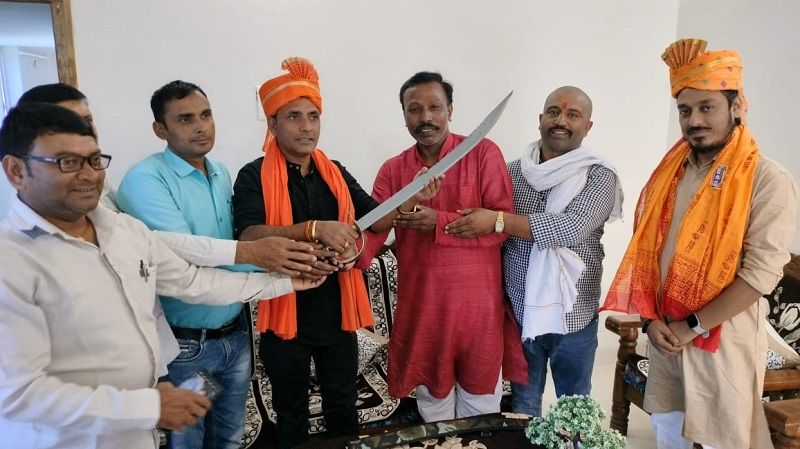 जयमंगल पांडेय के वंशज को ओम् सनातन धर्म सभा ने किया सम्मानित